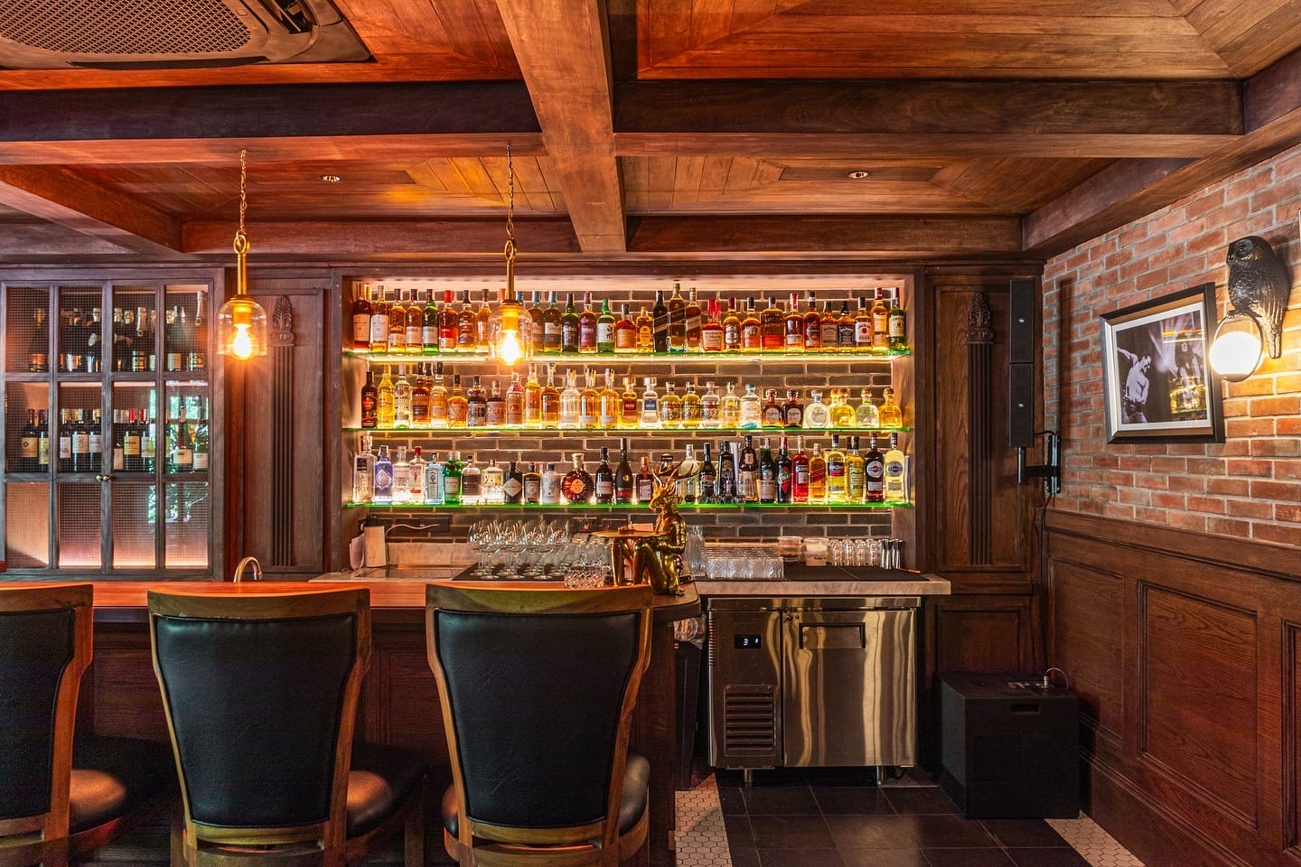 15+ Best Bars Around BGC for Unforgettable Nights Out • Over Here Manila